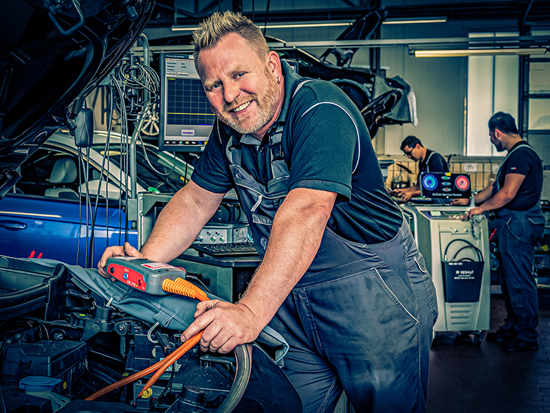 Mitarbeiterfotografie in Lüdinghausen für das Autohaus Hollenhorst ...